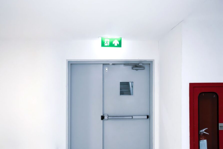 Quelle norme pour une sortie de secours d’un ERP ? - Anco